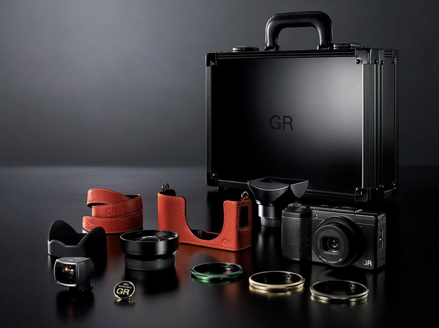 Ricoh announced a new limited edition GR II camera kit - Photo Rumors