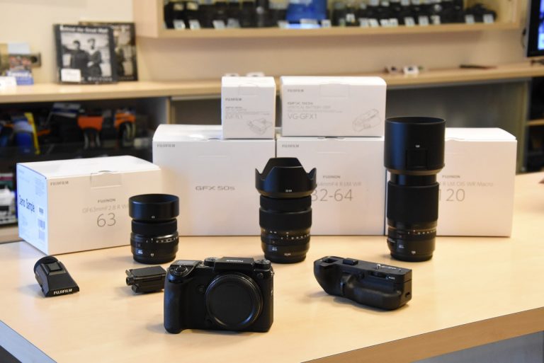 Fuji GFX 50S medium format digital camera now shipping, GFX unboxing photos, additional coverage ...