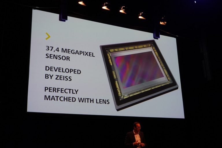 Zeiss ZX1 full-frame fixed lens camera hands-on pictures - Photo Rumors
