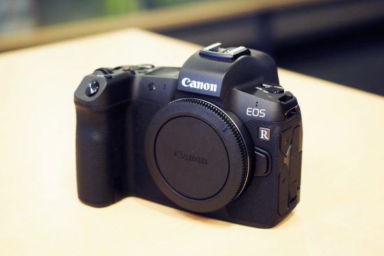 The new Canon EOS R full frame mirrorless camera is now shipping ...
