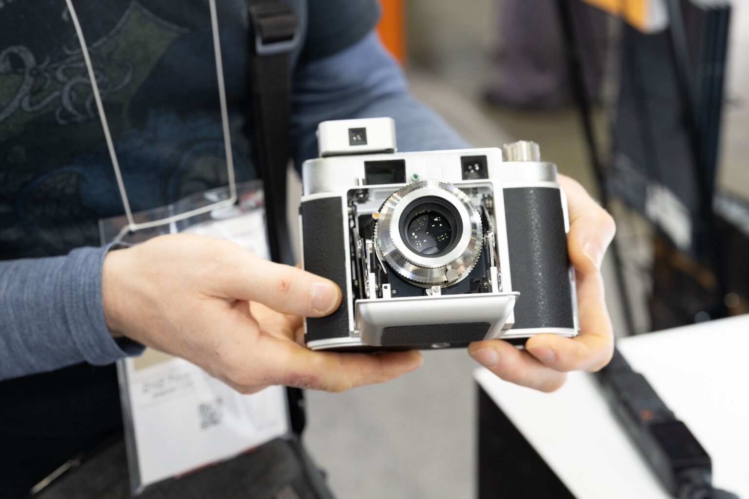 TTartisan retro-styled folding instant camera revealed - Photo Rumors