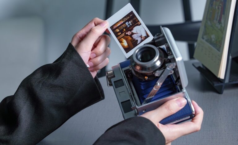 TTartisan retro-styled folding instant camera revealed - Photo Rumors