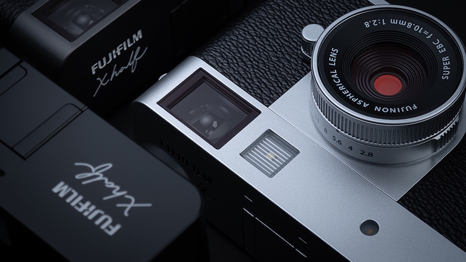 Fujifilm X Half digital compact camera with diptychs feature now ...