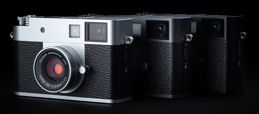 Fujifilm X Half digital compact camera with diptychs feature now ...