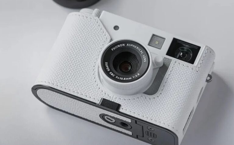 Fujifilm X Half white edition camera launched overseas - Photo Rumors